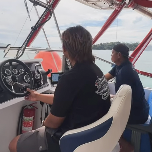 Home 2 - Albatross Speedboat